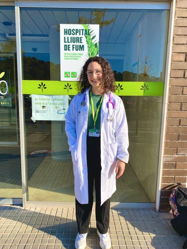 Alba Clemente obté la beca de Medicina “Ana i Camilo Gisbert Pascual ...